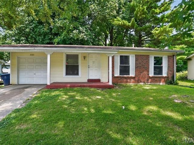 6315 Coventry Dr, Saint Louis, MO 63033