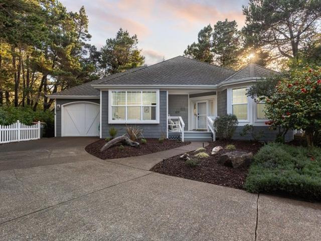 6315 SW Arbor Dr, Newport, OR 97366