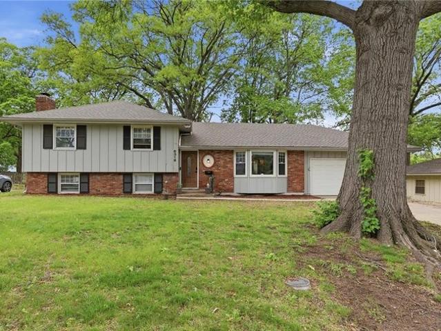 6316 Hedges Ave, Raytown, MO 64133