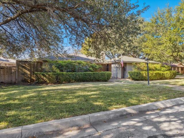 6316 Wallingford Dr, Fort Worth, TX 76133 | MLS #21124 | Compass