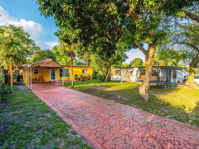 6317 Cleveland St, Hollywood, FL 33024