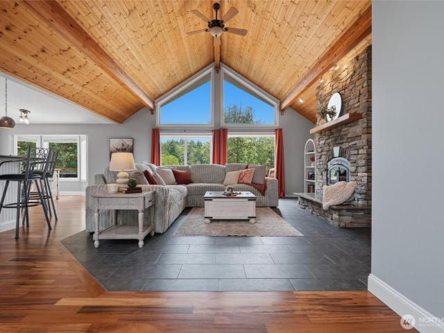 6317 Crescent Beach Road NW