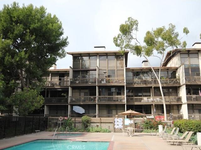6318 Marina Pacifica Dr N, Long Beach, CA 90803