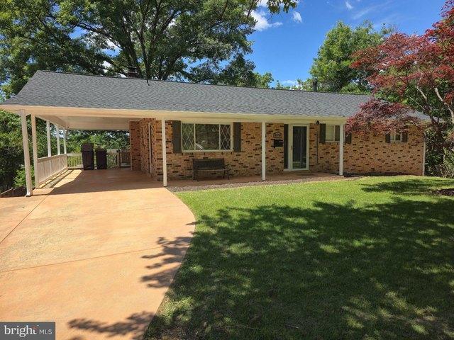 6318 Barrs Ln, Lanham, MD 20706