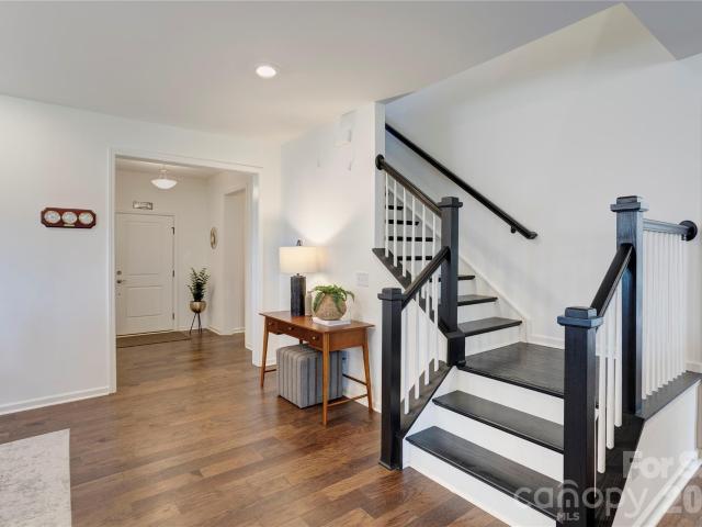 6319 Clarisse Drive SW