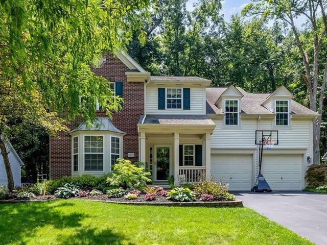 6319 Lake Mathias Dr, New Albany, OH 43054
