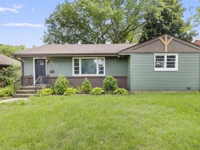 6319 Park Ridge Rd, Loves Park, IL 61111