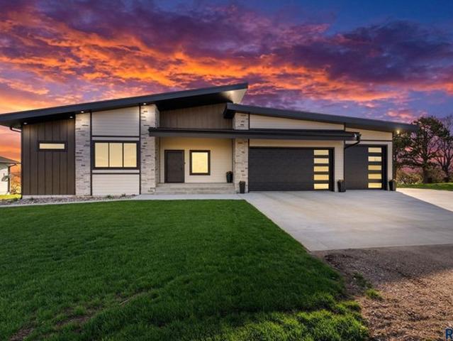 6319 Stoney Pt, Wentworth, SD 57075