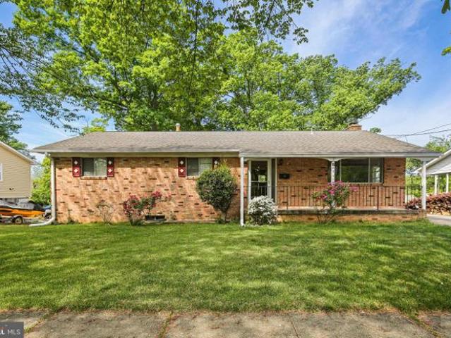 6310 Barrs Ln, Lanham, MD 20706