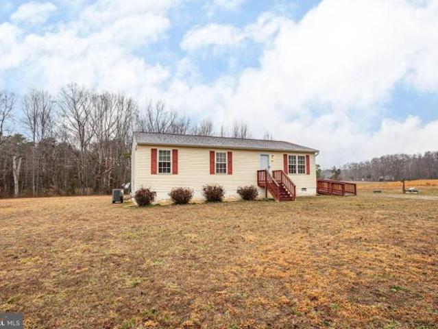 6310 Frazier Ln, Woodford, VA 22580