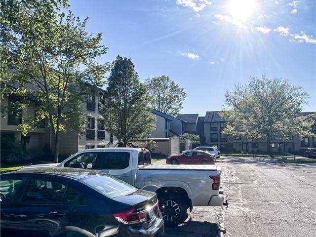 6310 Greenwood 105