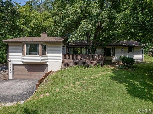 6310 Heintz Rd, Mehlville, MO 63129