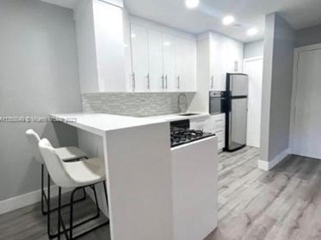 6310 79th St SW #20, South Miami, FL 33143
