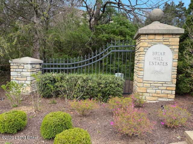 6311 Breeze Hill Rd