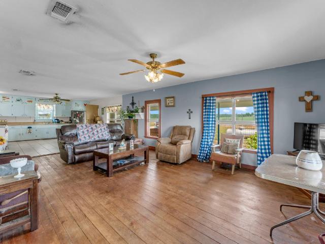 6311 Ranch Road 2241
