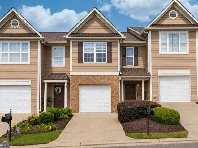 6311 Shoreview Cir, Flowery Branch, GA 30542
