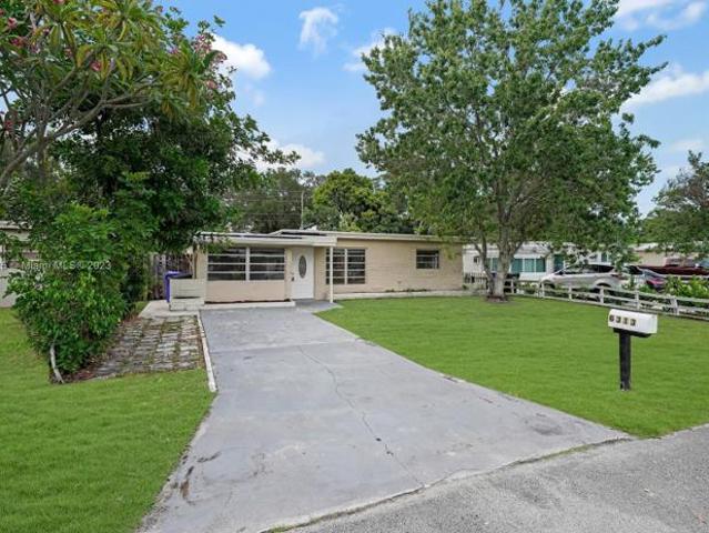 6313 Arthur St, Hollywood, FL 33024