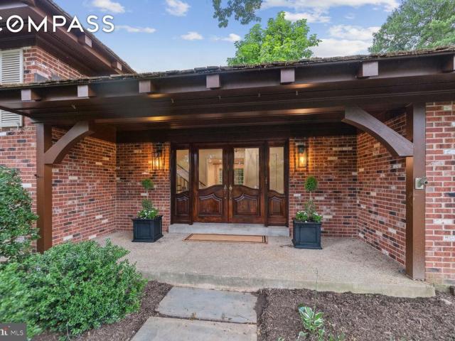 6313 Stoneham Ln, McLean, VA
