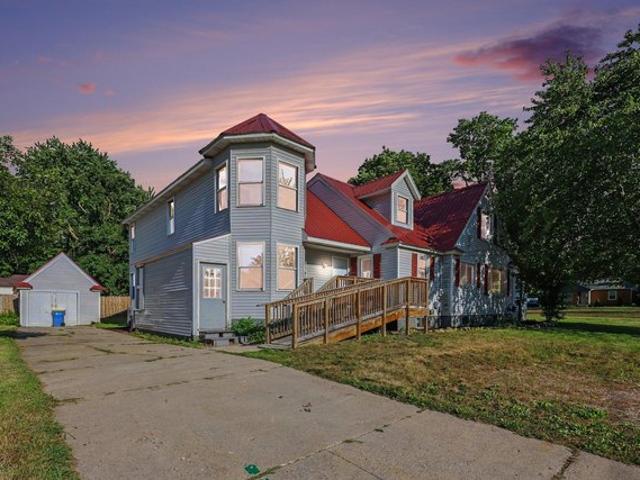 631 3 Mile Rd NE, Grand Rapids, MI 49505