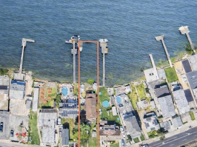 631 Cross Bay Boulevard