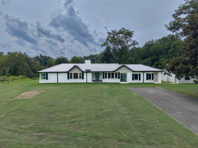 631 Bethany Rd, Red Boiling Springs, TN 37150