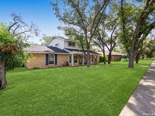 631 Briar Oak St