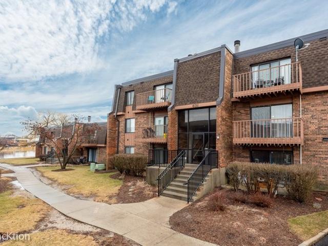 631 Derry Ct Apt 2C, Schaumburg, IL 60193