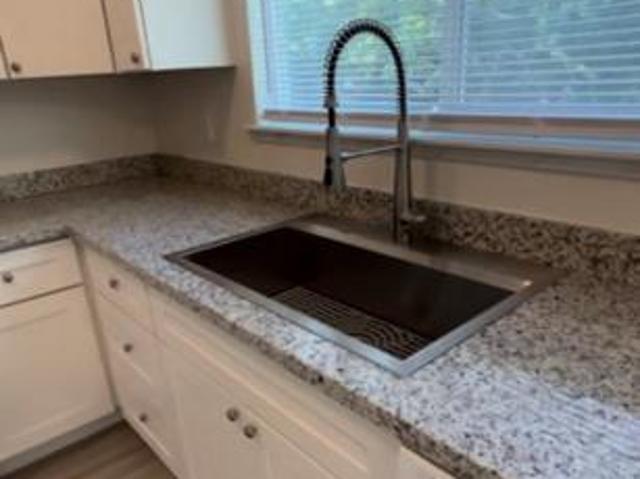 631 Dupont Dr, Stockton, CA 95210