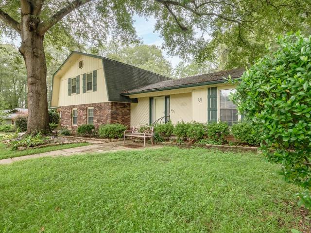 631 Farrah Circle