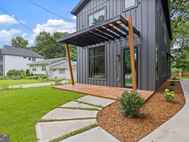 631 Flat Shoals Avenue SE