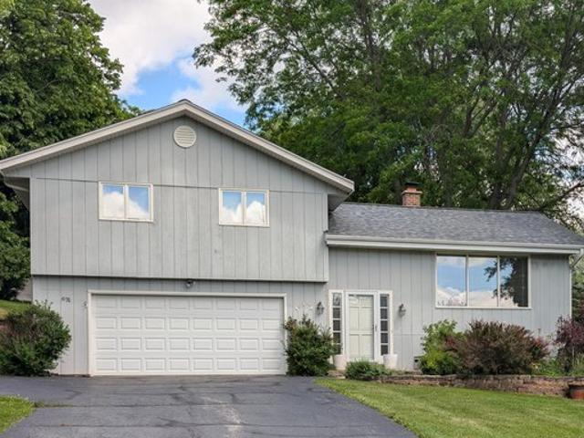 631 Jordan Cir, Richfield, WI 53017