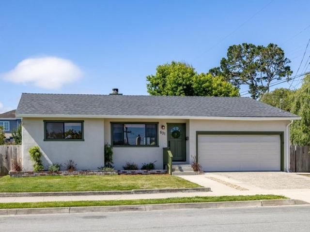 631 Junipero Ave, Pacific Grove, CA 93950