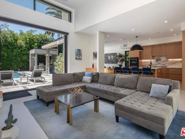 631 N Curson Avenue
