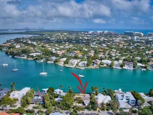 631 N Mashta Dr, Key Biscayne, FL 33149