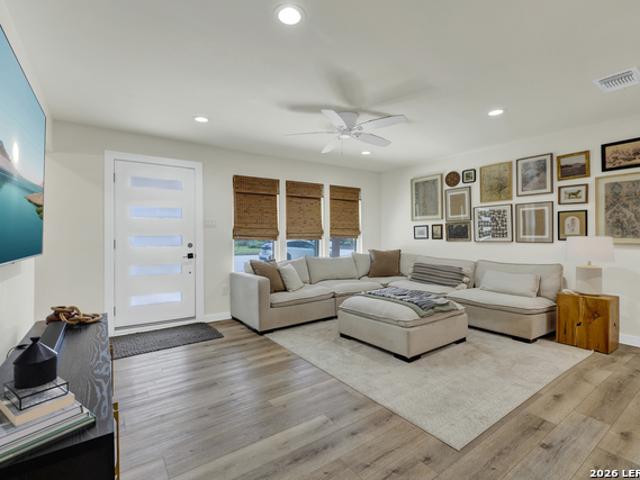 631 S Santa Clara Ave