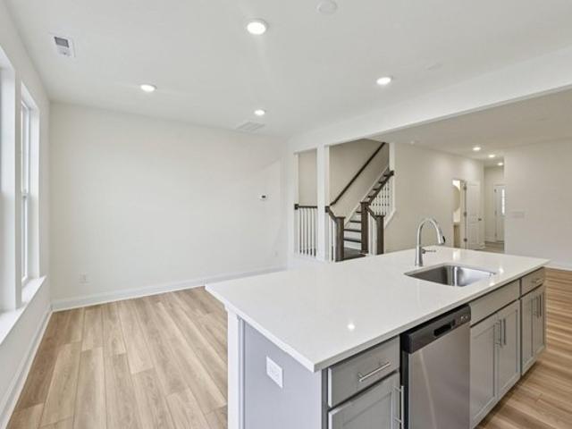 631 Sefton Park Dr, Zebulon, NC 27597