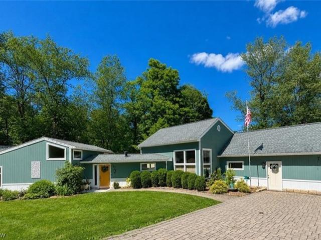 631 Pleasant St, East Liverpool, OH 43920