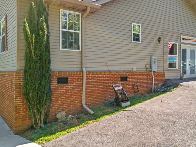 631 Rock House Road