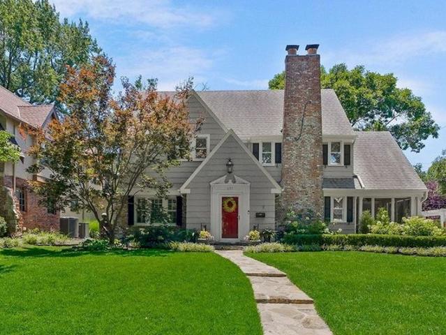 631 W 66th Ter, Kansas City, MO 64113
