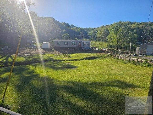 631 Whitehall Rd, Bluefield, VA 24605