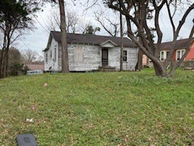 631 University Ave, Huntsville, TX 77320