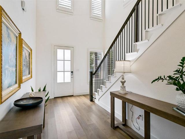 631 Verrine Way