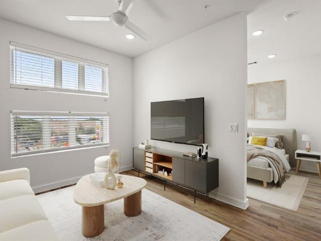 6324 N Lamar Blvd # 404