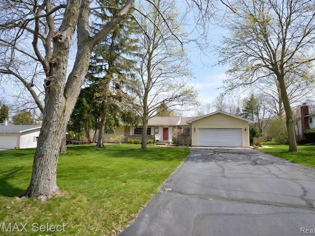 6324 Calkins Road