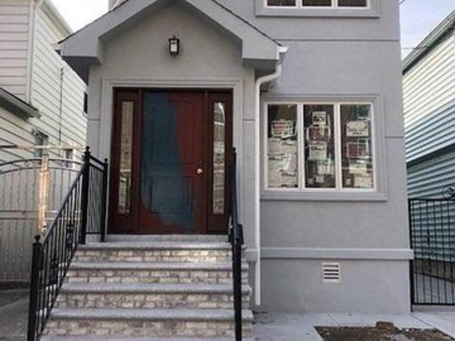6324 Saunders St, Rego Park, NY 11374