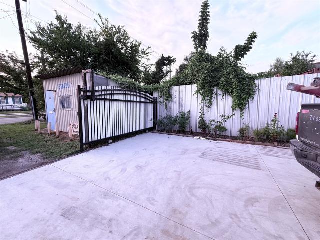6325 Cullen Boulevard