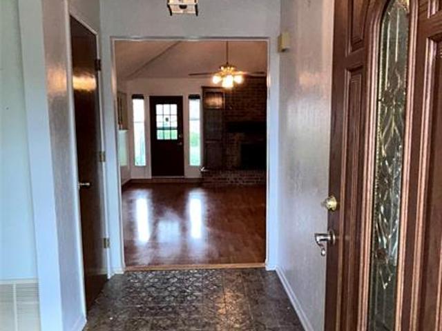 6325 Lavano Dr, Edgecliff Village, TX 76134 | MLS #21244 | Compass