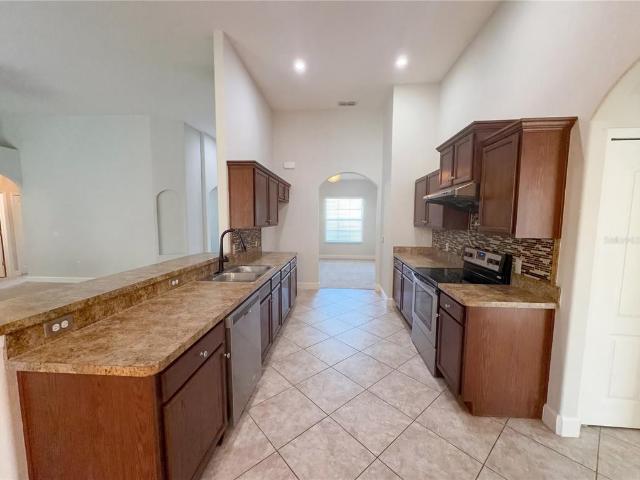 6326 Hickory Leaf Pl, Lakeland, FL 33813 | MLS #TB8486 | Compass
