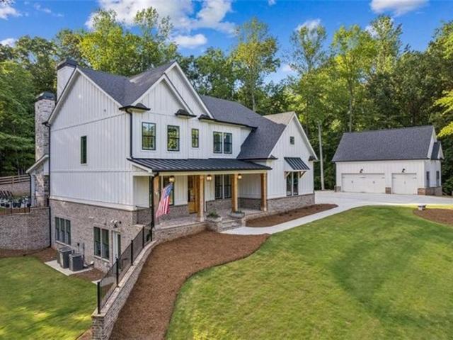 6326 Point Twenty Two, Gainesville, GA 30506
