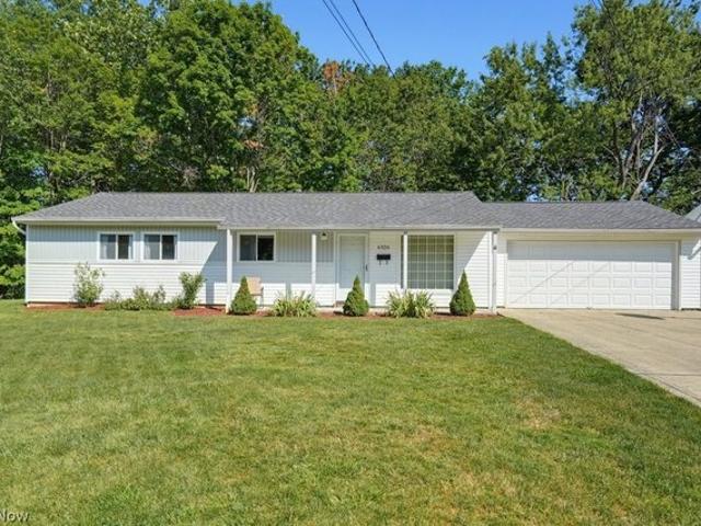 6326 Strathallan Dr, Bedford Heights, OH 44146